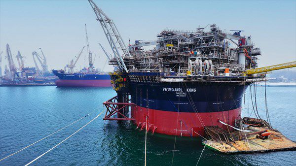 Avec le gisement baleine, la Côte d'Ivoire atteint les 60 000 barils de pétrole brut par jour ...