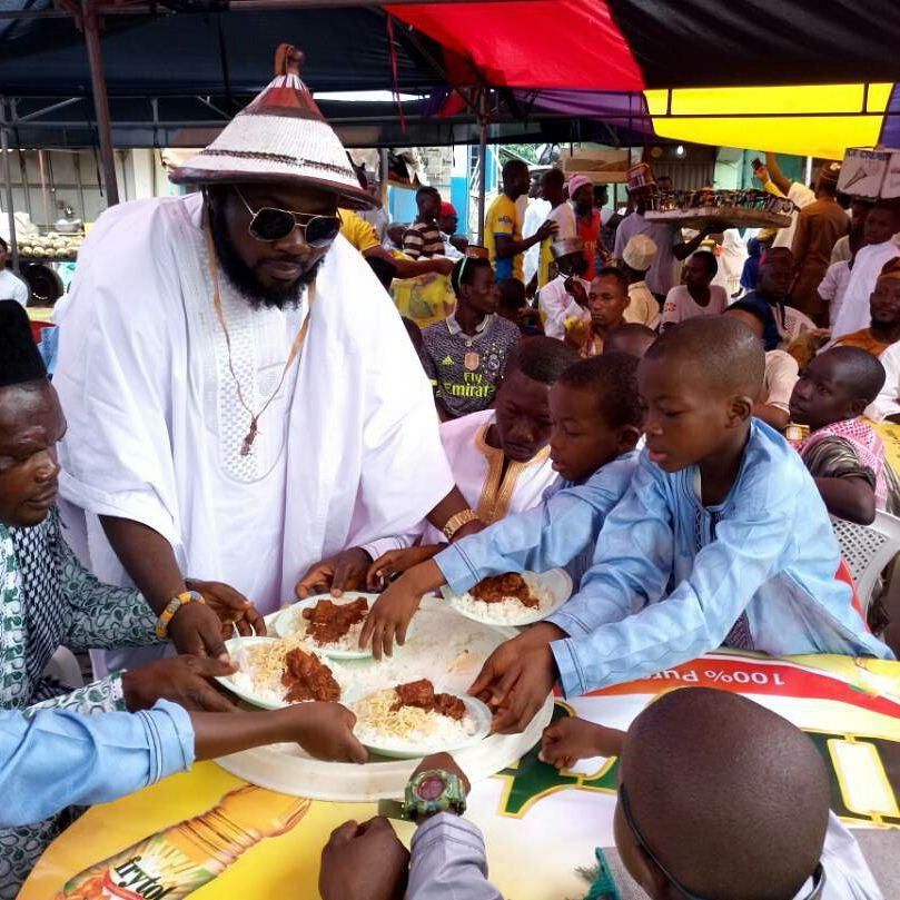 VVIP feasts with Nima kids on Sallah Day | Pulse Ghana