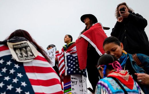 Boys in 'make America great again' hats mob native elder at indigenous ...