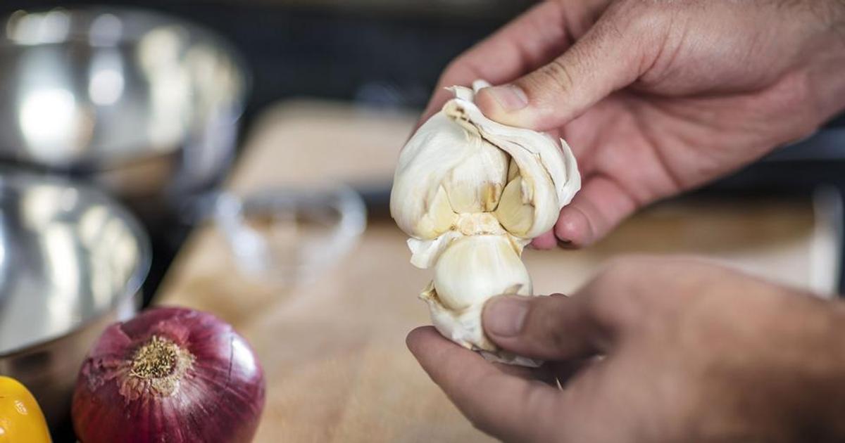 This Viral Hack for Peeling Garlic is Life Changing | Pulse Ghana