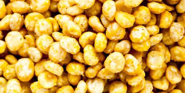 Watch Dr. Pimple Popper Squeeze Out a Crunchy 'Corn Nut' Cyst | Pulse Ghana