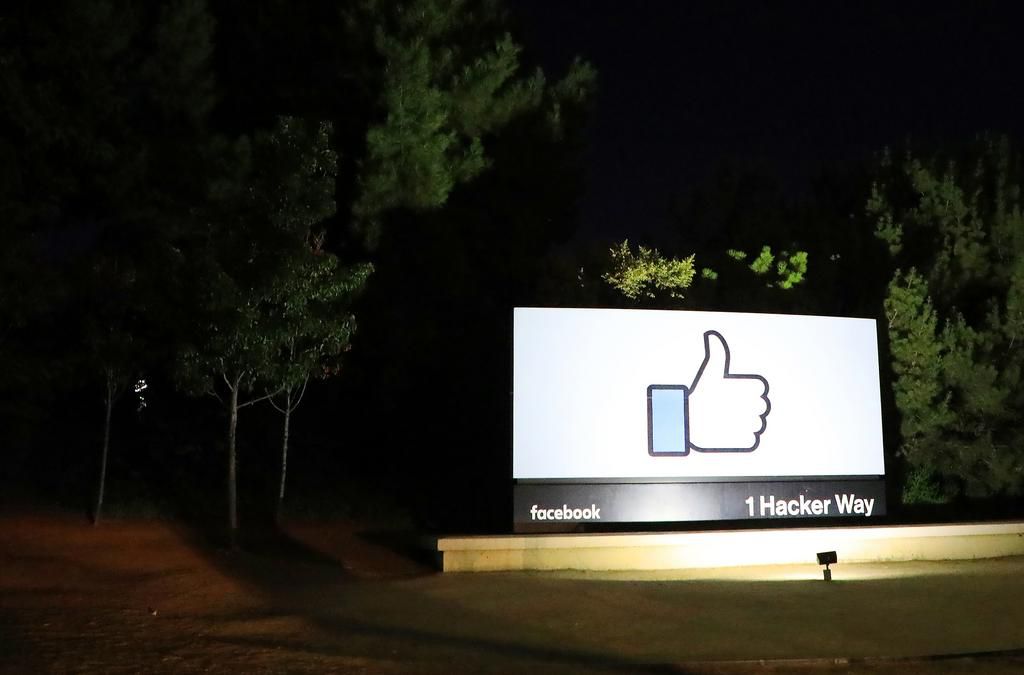 It's Facebook vs. the Bloomberg Campaign vs. the Internet | Pulse Ghana