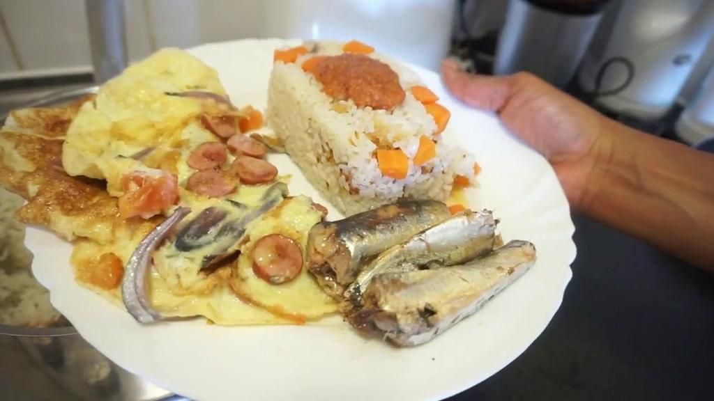 How to make a simple Braised rice (Angwa mo) | Pulse Ghana