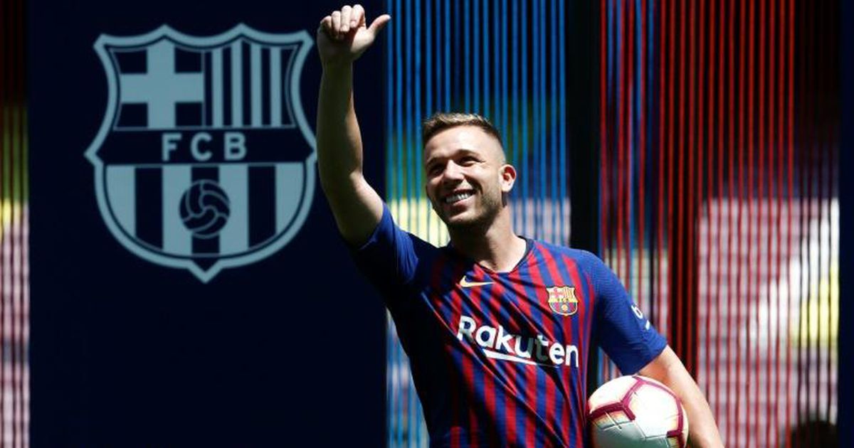 Barcelona midfielder Arthur to join Juventus for 72 million euros ...