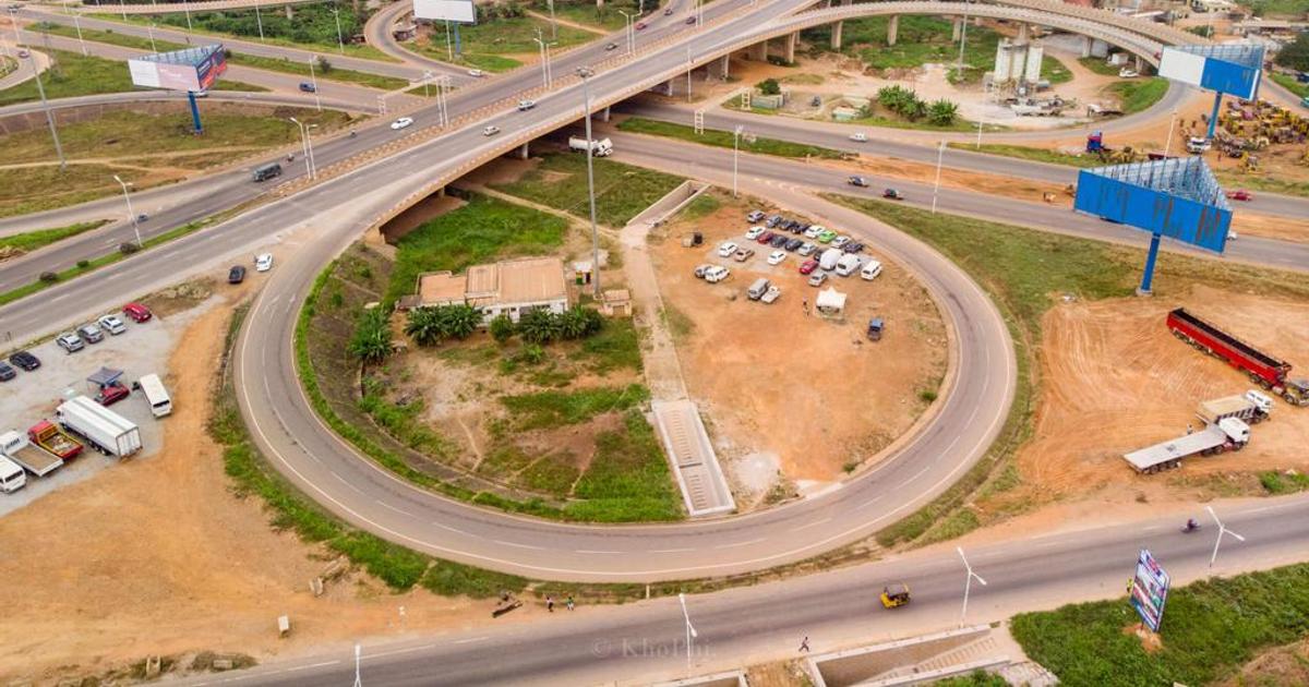 Sofoline interchange workers demonstrate and lockout managers over ...