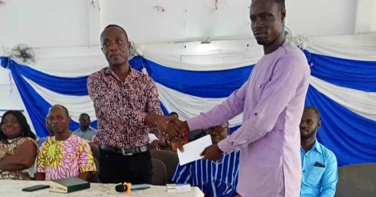 Amenfiman S.H.S old students donate to support NSMQ team | Pulse Ghana