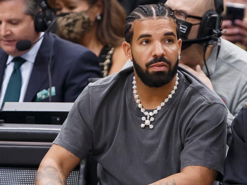 Drake's security reportedly shot during drive-by shooting at the rapper ...