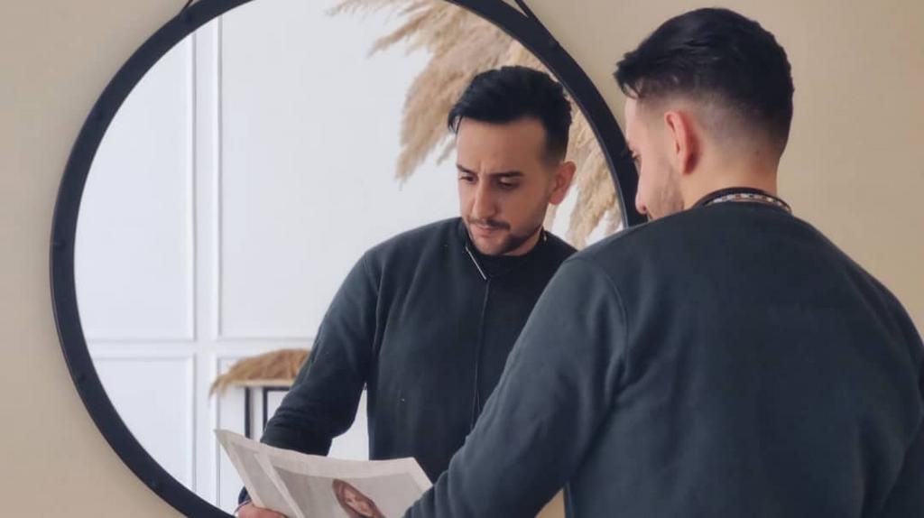 Jamos Parsa, Iranian musician, has helped earthquake-stricken people of ...