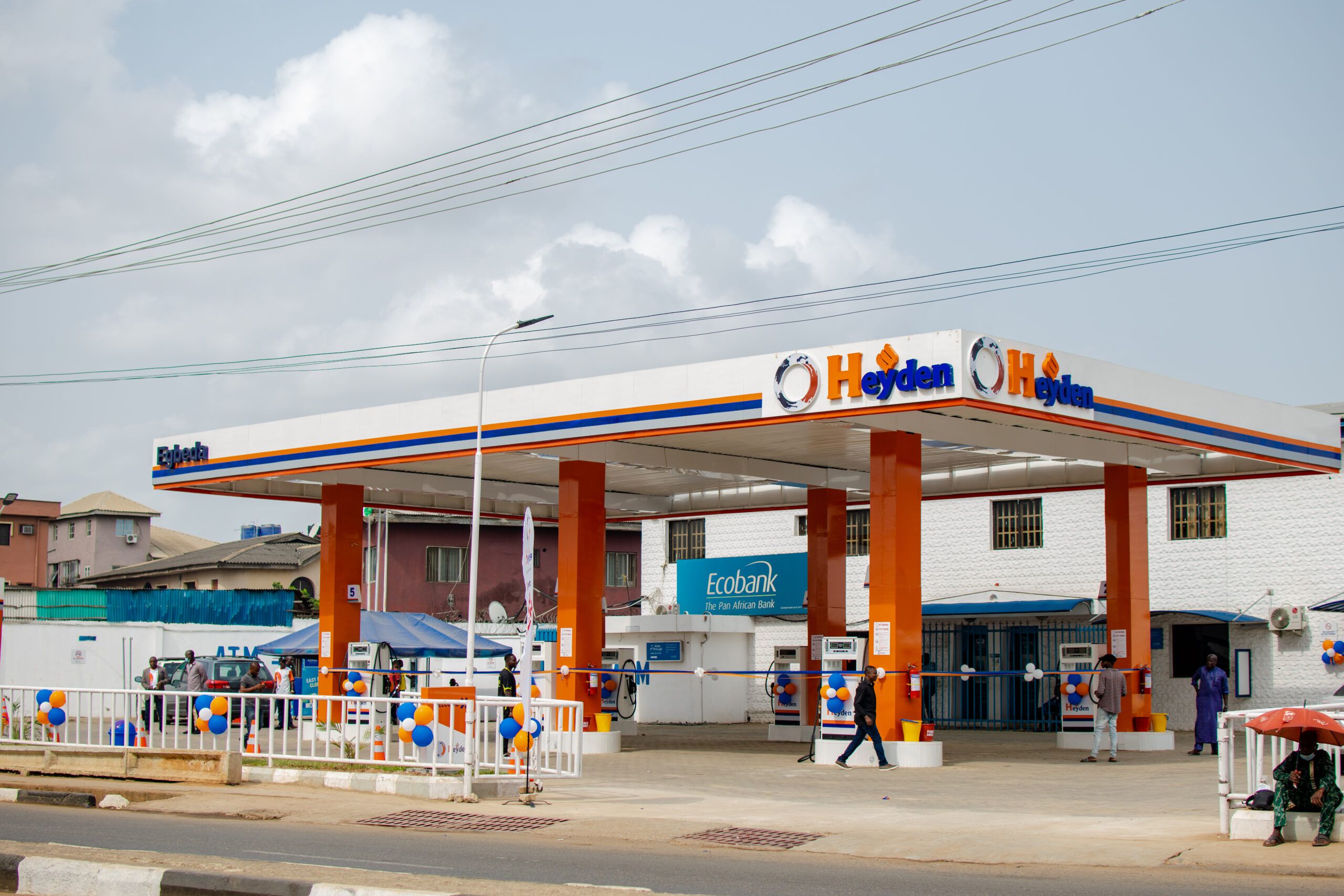FULL LIST: Filling stations selling cheap Dangote Refinery petrol | Pulse Nigeria
