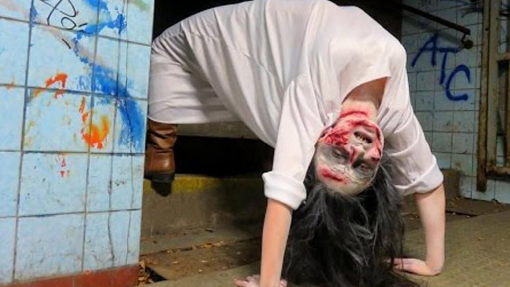 This demon spider walk prank will make you piss yourself laughing ...