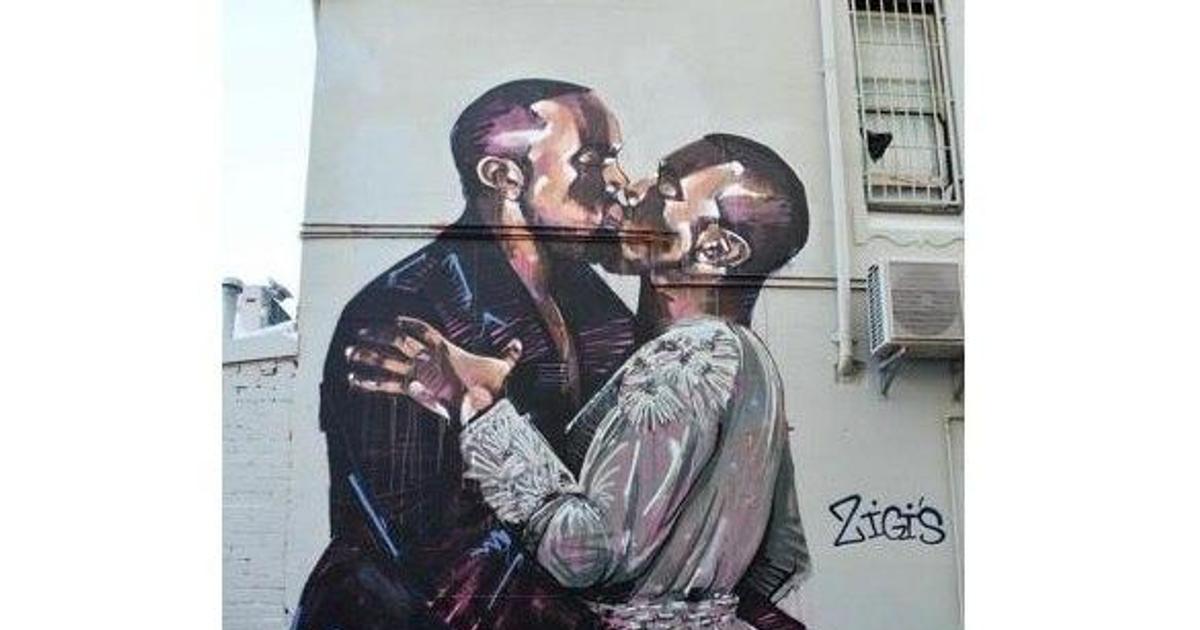 See this hilarious mural of American rapper kissing himself | Pulse Nigeria