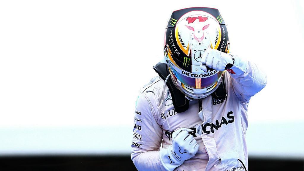 Hamilton dedicates F1 win to late boxing legend | Pulse Nigeria