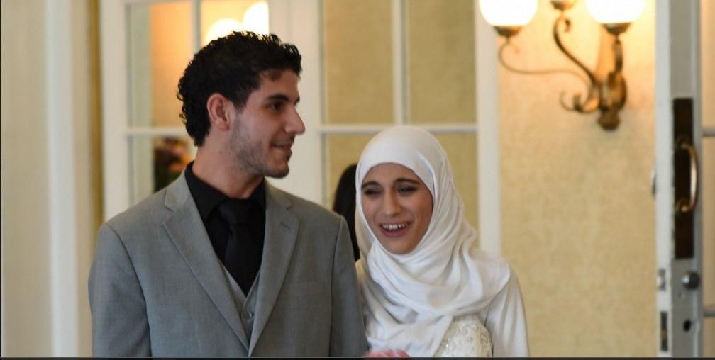 Strangers throw surprise wedding party for Syrian refugee couple ...