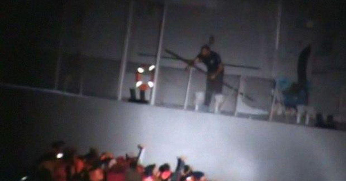 Greek coast guard 'deliberately sinking lifeboat full of refugees ...