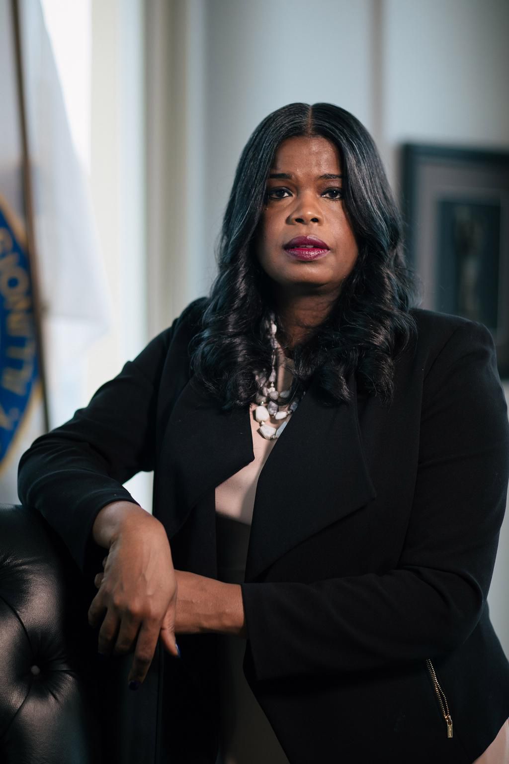 R. Kelly Documentary Hits Close to Home for Chicago's Top Prosecutor ...