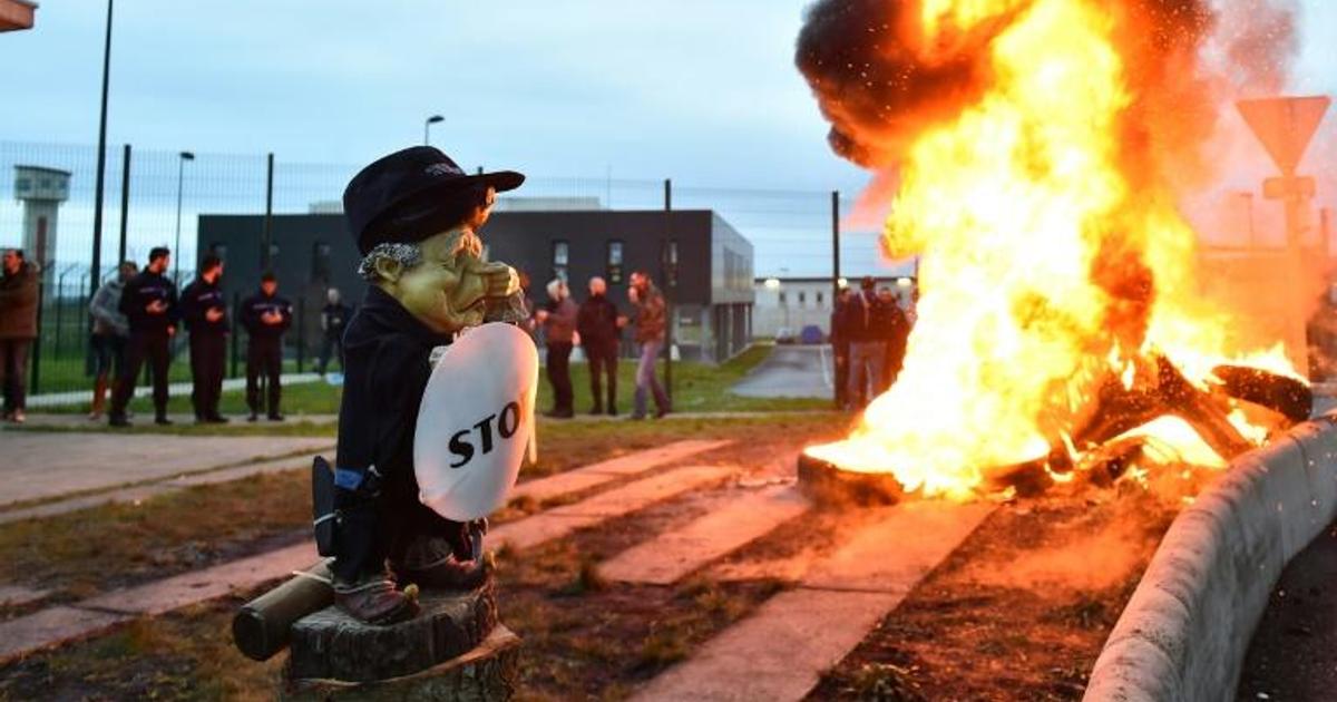 French prison guards protest attack by 'radicalised' inmate | Pulse Nigeria