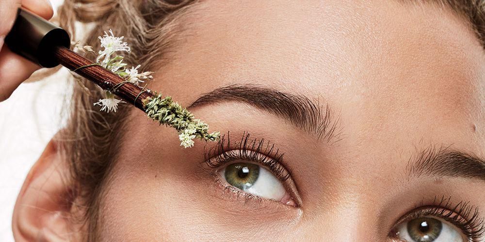 6 Natural Mascaras That Will Make Your Lashes Look Ah-Freaking-Mazing ...