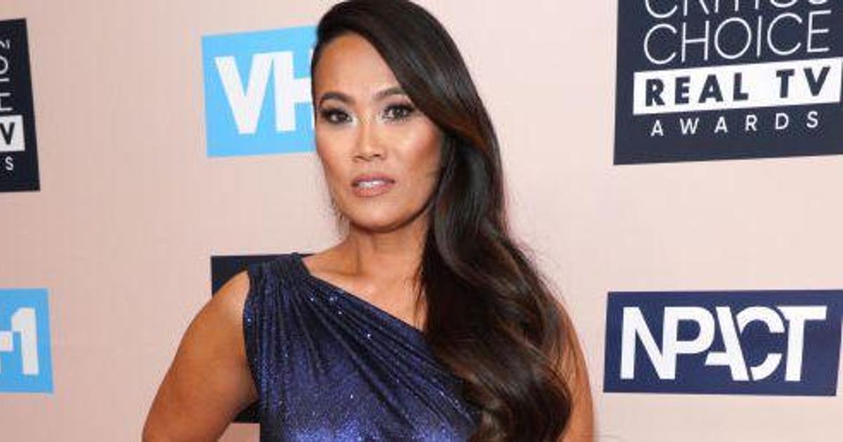 Dr. Pimple Popper Just Popped Her Way to a Critics' Choice Real TV ...