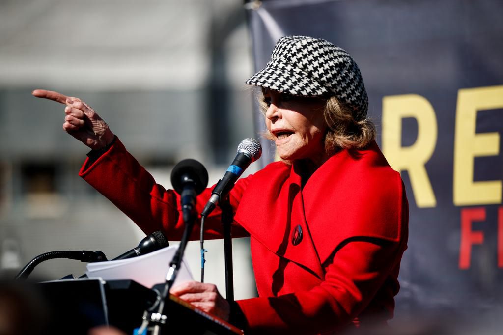 Jane Fonda Arrested During Climate Protest Outside U.S. Capitol | Pulse ...