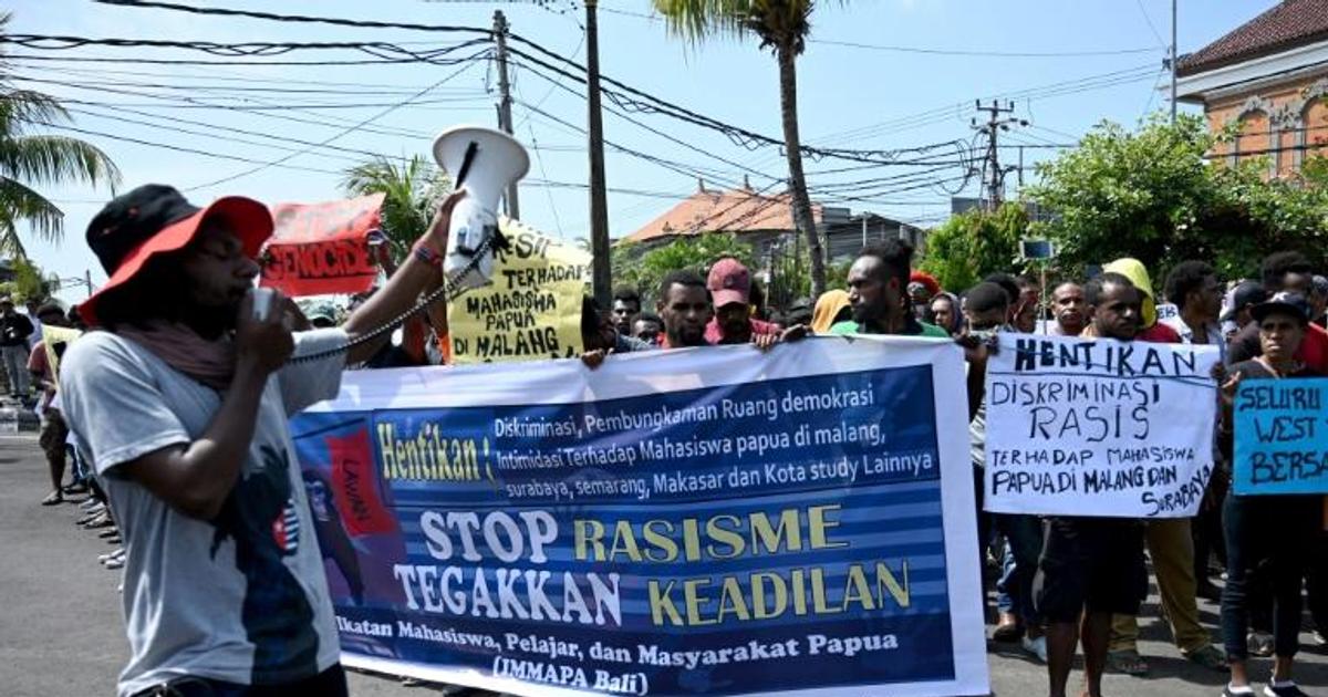 Rioters torch buildings as chaos erupts again in Indonesia's Papua ...