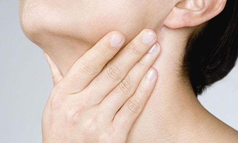 Dr. Pimple Popper Just Used Scissors To Dig A Cyst Out Of A Woman's ...