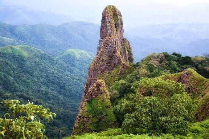 Here's the tallest mountain in Nigeria - It's called the mountain of ... Here's the tallest mountain in Nigeria - It's called the mountain of ...