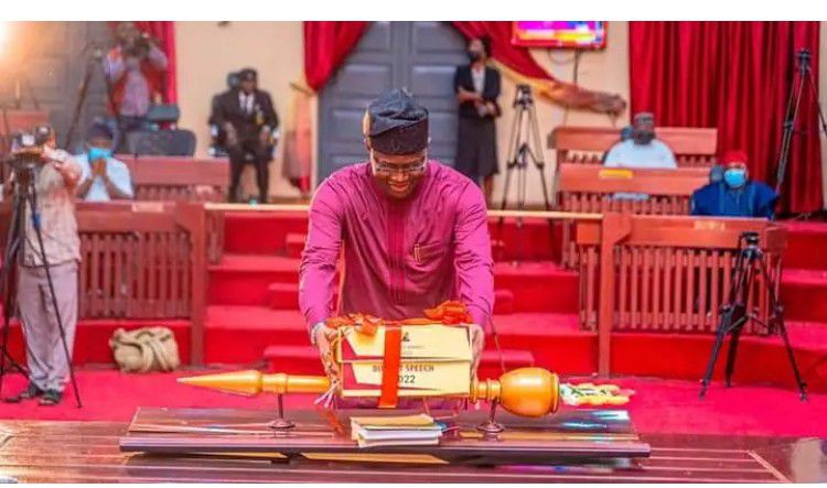 Governor Makinde presents ₦678 billion budget for 2025 to Oyo Assembly ... Governor Makinde presents ₦678 billion budget for 2025 to Oyo Assembly ...