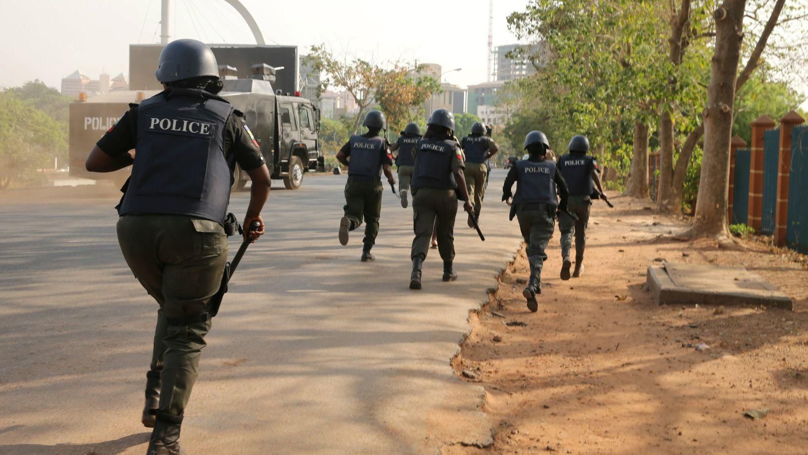 4 armed robbers killed during gun duel with Police on Lagos-Ibadan ...