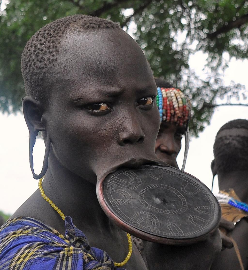 The bizarre fashion tradition of Lip plating in Africa | Pulse Nigeria