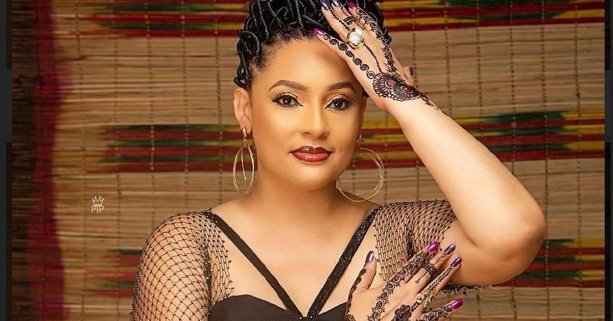 Veteran actress Lilian Bach releases stunning photos to celebrate 50th ...
