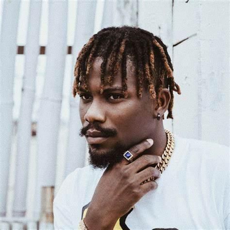 YCEE returns with smoking Amapiano single, 'Azul '22' feat Costa Titch ...