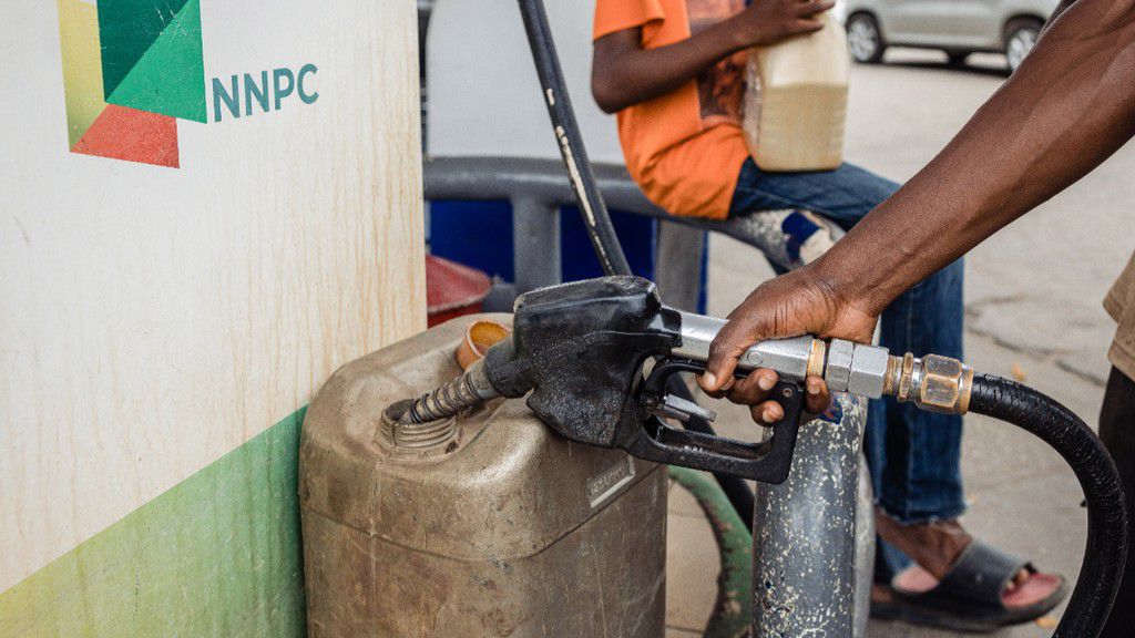 NNPC bows to competitors' pressure - reduces petrol pump price nationwide | Pulse Nigeria