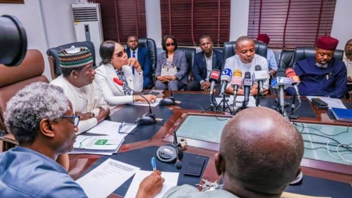 Strike may end soon as FG, labour reach agreement on new minimum wage | Pulse Nigeria