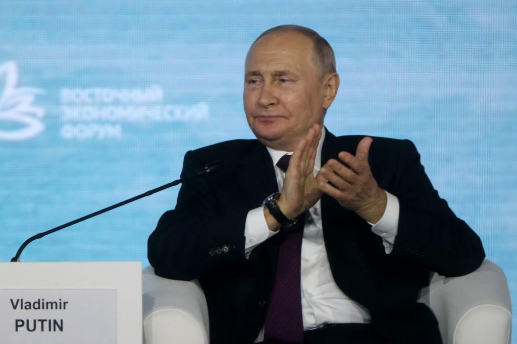 71-year-old Putin extends reign as Russian president to 2030, sworn in ...