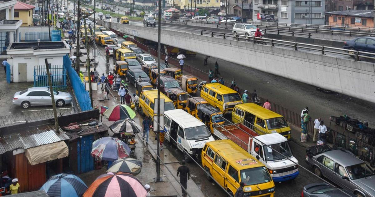 Lagos Govt diverts night traffic for truck barrier installation at ...