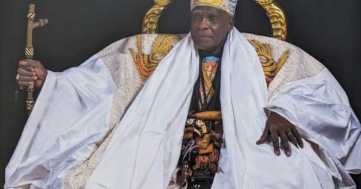 Jaraaf Youssou Ndoye explique son improbable accoutrement | Senegal