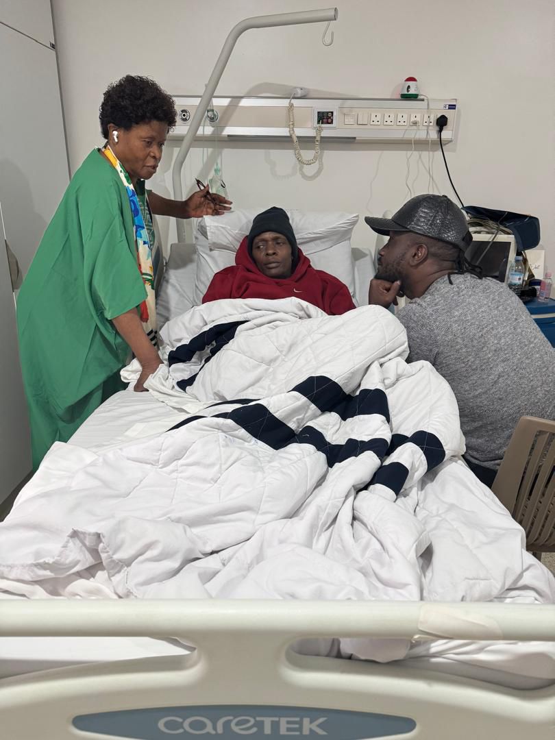 Bebe Cool visits Chameleone in hospital | Pulse Uganda Bebe Cool visits Chameleone in hospital | Pulse Uganda