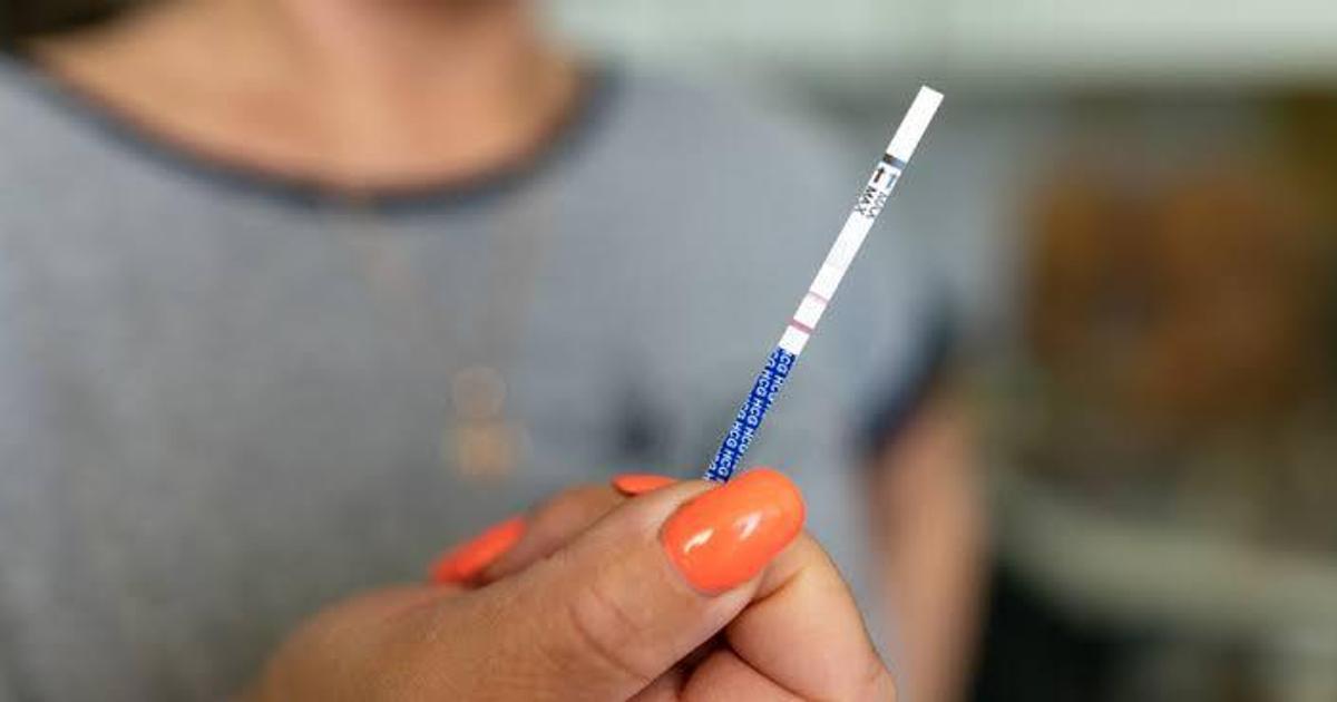 Step-by-step guide on the right way to use a pregnancy test strip ...