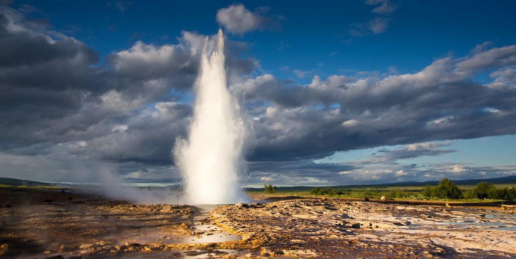 Dr. Pimple Popper Pops A "Deceiving" Epidermoid Cyst That's Packed With ...