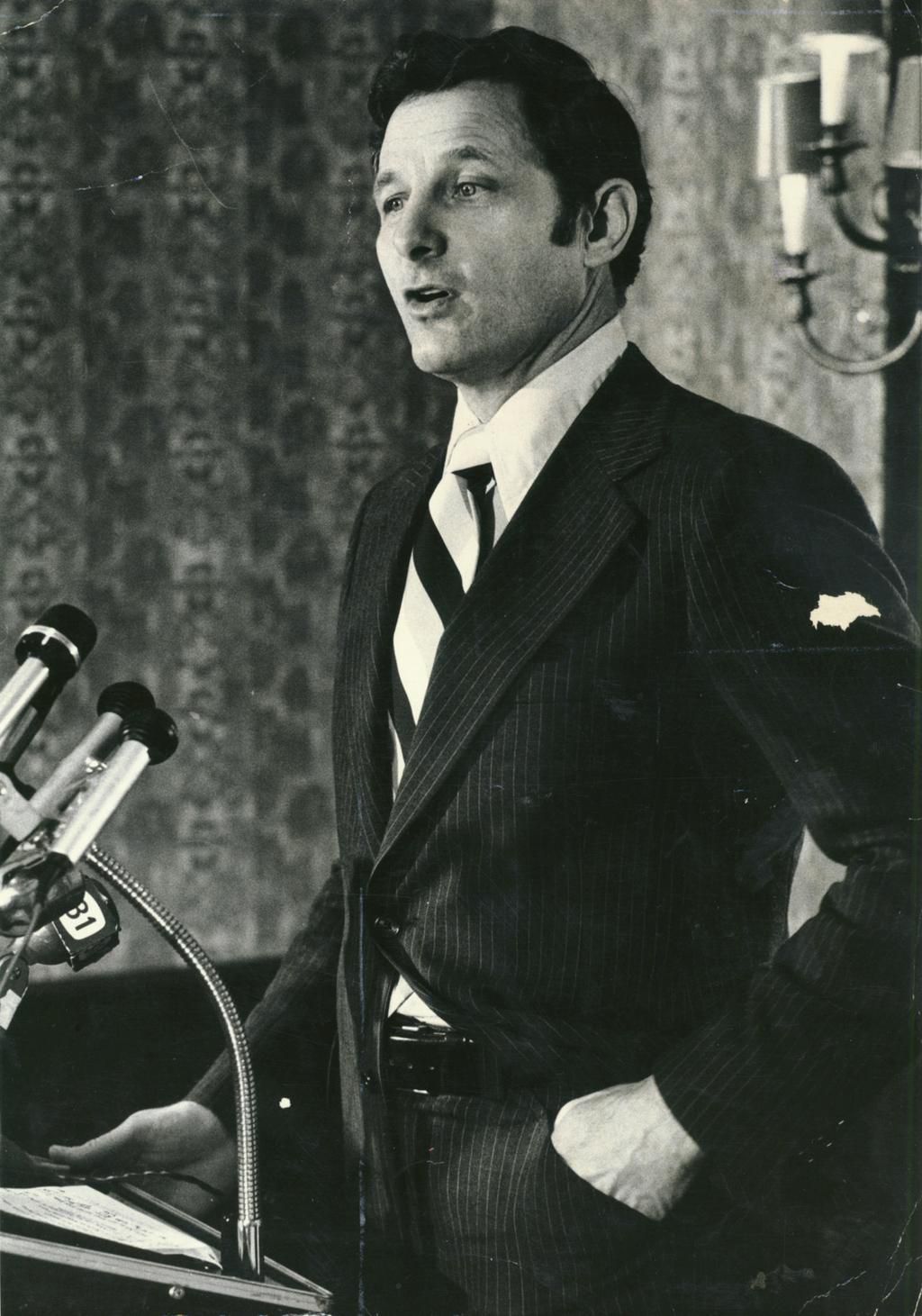 Birch Bayh, 91, Dies; Senator Drove Title IX and Other Historic ...