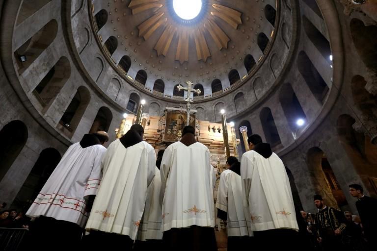 Western Christians mark Easter at Jerusalem's Holy Sepulchre ...