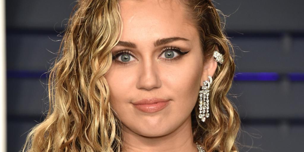 Miley Cyrus Called Out Ex Nick Jonas For Sliding Into Her Instagram DMs ...