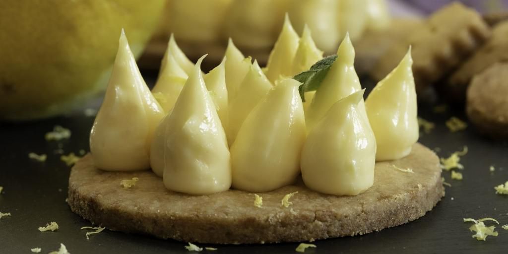 Watch Dr. Pimple Popper Snip a Chunky Yellow Cyst From a Man's Cheek in ...