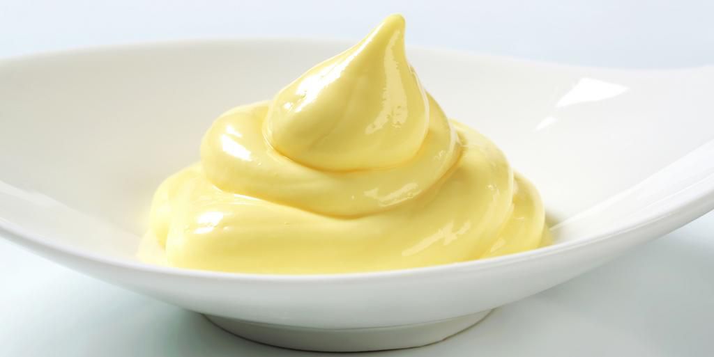 Dr. Pimple Popper Squeezed 'Custard' From A Cyst On Her Patient's Eye ...