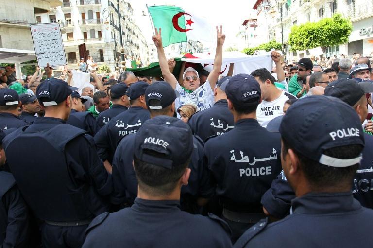 Algeria army toughens line with ban on protesters entering capital ...