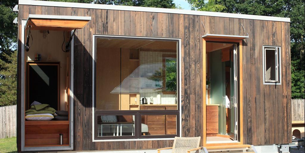 This Tiny House Is a Fully-Loaded Luxury Apartment That You Can Park ...