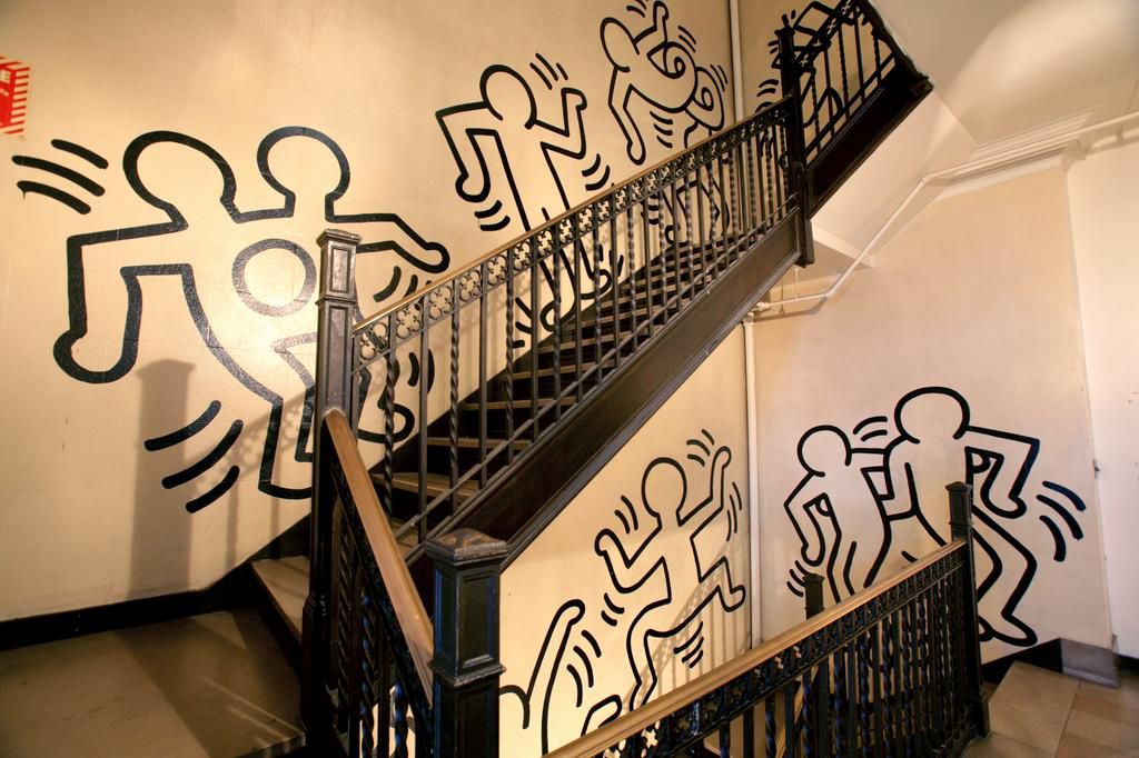 Keith Haring Mural Cut Out of New York Stairwell Heads to Auction ...