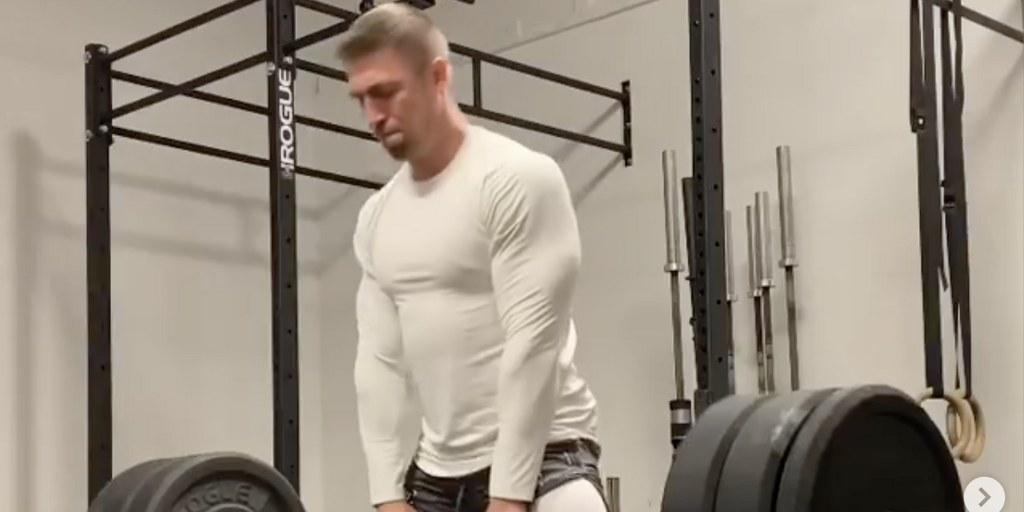 This 5-Move Posterior Chain Workout Will Demolish Your Glutes And ...