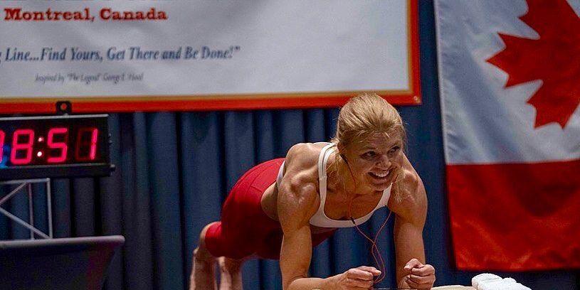 Watch This Woman Set A New World Record By Holding A Plank For Over 4 ...
