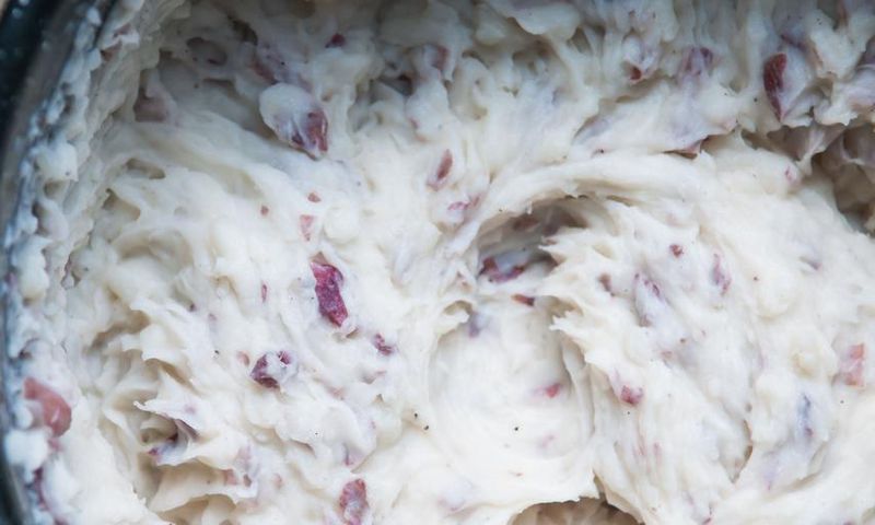 Watch Dr. Pimple Popper Squeeze a Chunky 'Skin-On Mashed Potato' Cyst ...